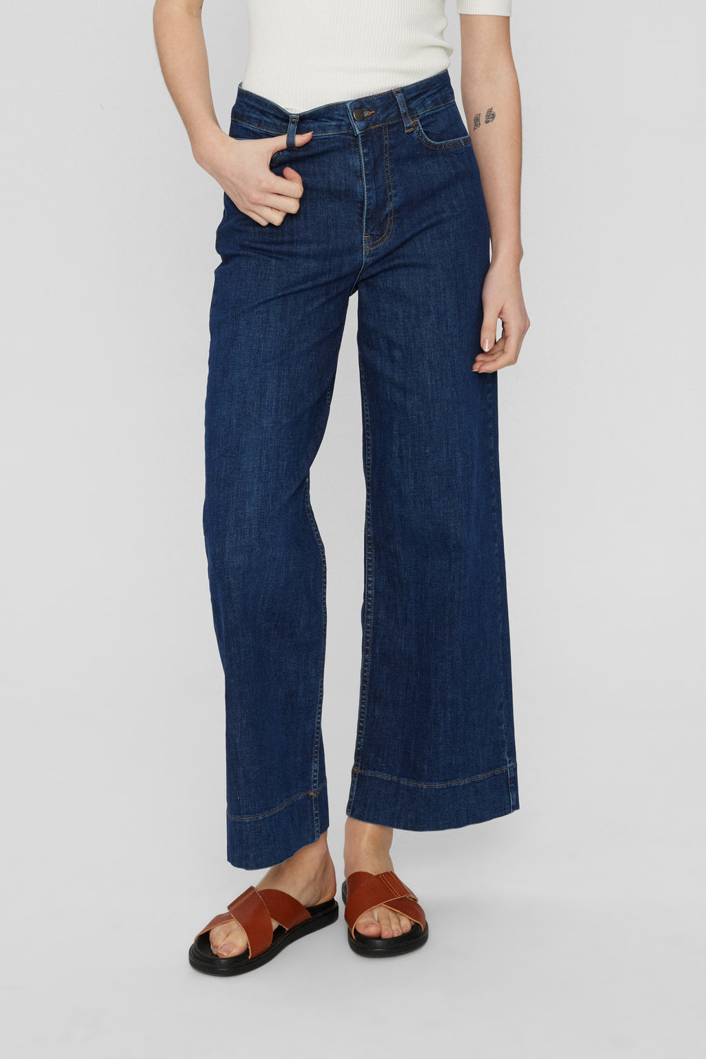 Numph Nuparis Cropped Jeans – Caramel Clothing